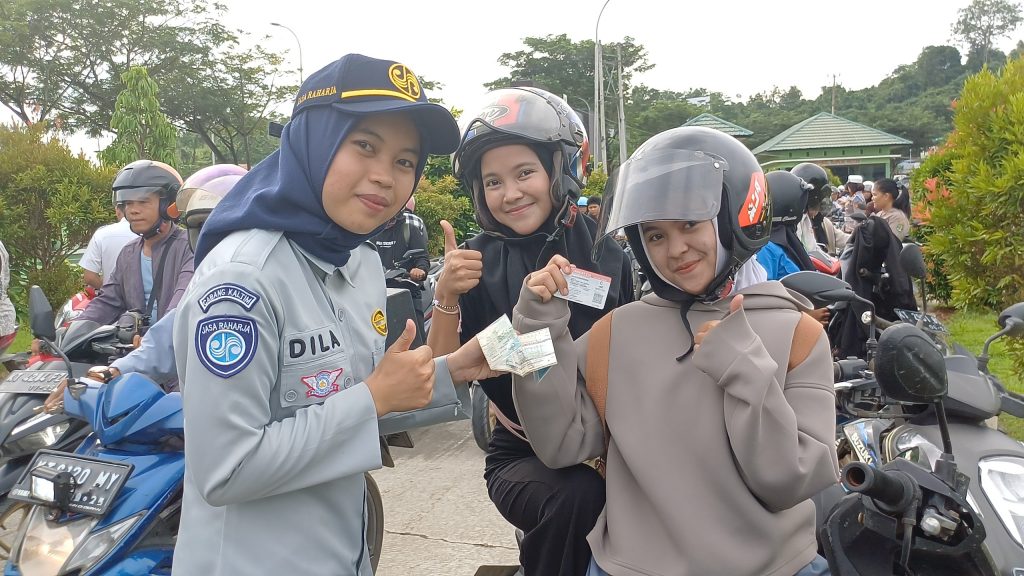 Ribuan Kendaraan Terjaring Razia Pajak, Pembayaran Pajak Capai Puluhan Juta - RADAR MEDIA