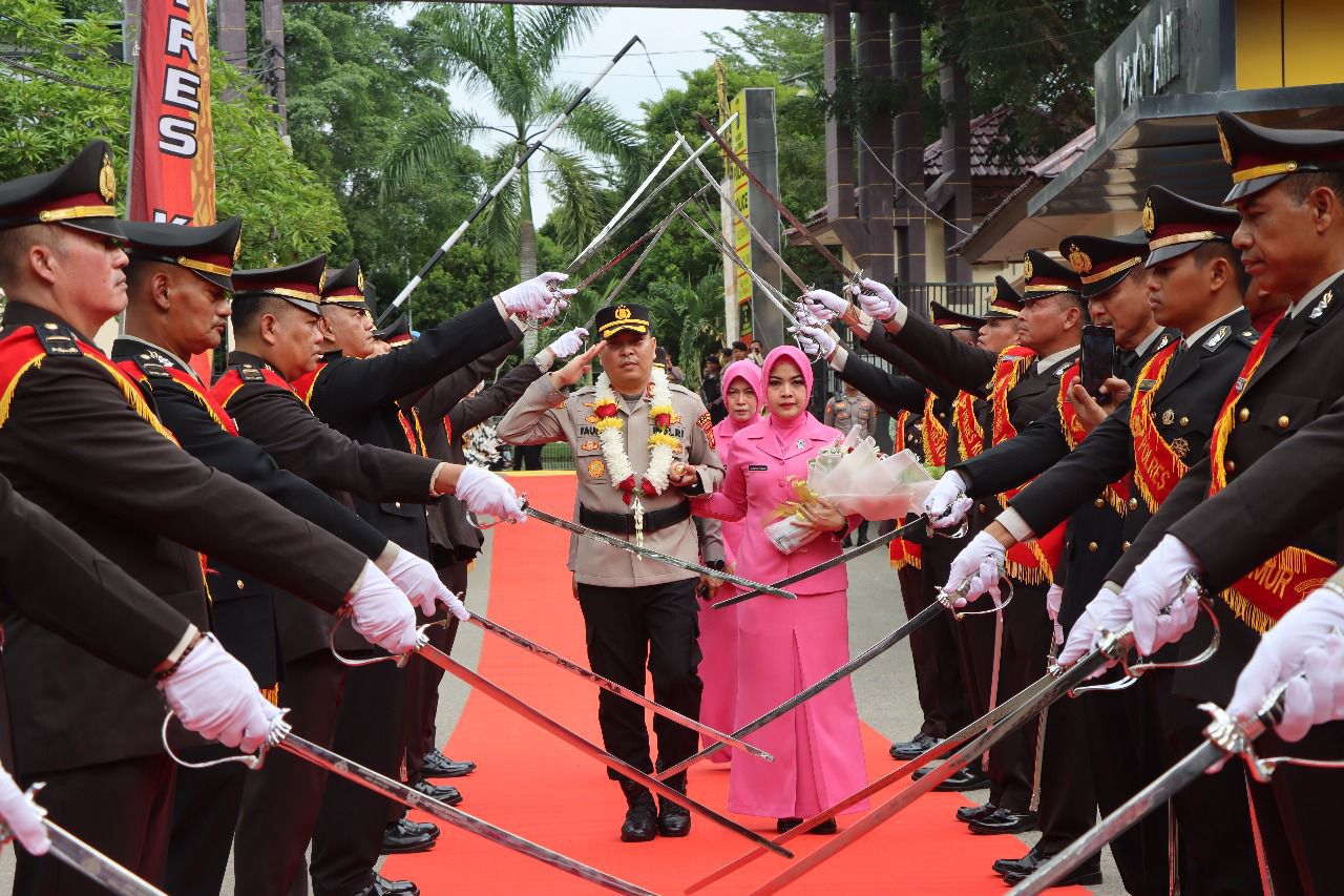 AKBP Fauzan Arianto Resmi Jabat Kapolres Kutim, Gantikan Komando AKBP Chandra Hermawan - RADAR MEDIA